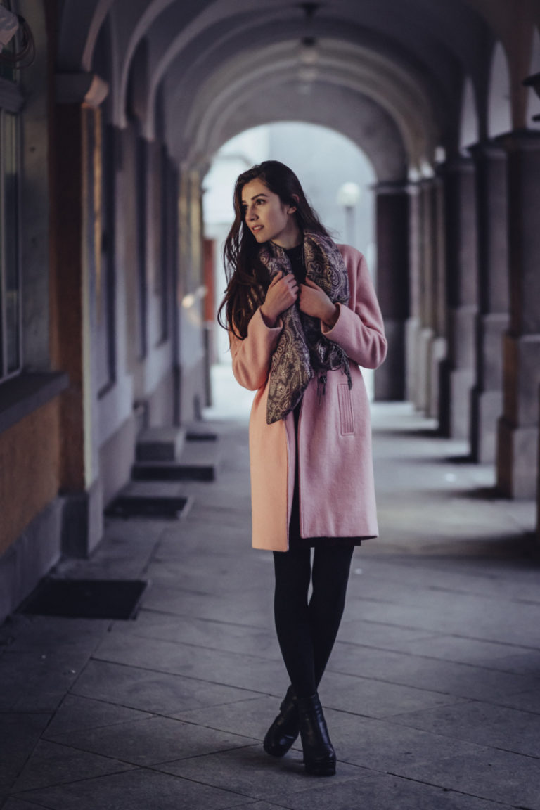 Fashionable Leg Wear Options to Transition to Spring - The Socialite's ...