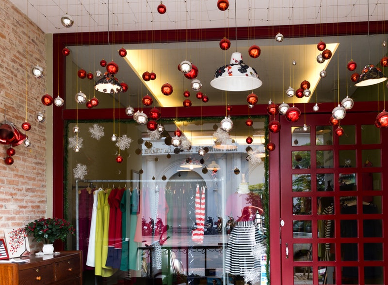 Shopping Smart for the Holidays for Fashion Deals