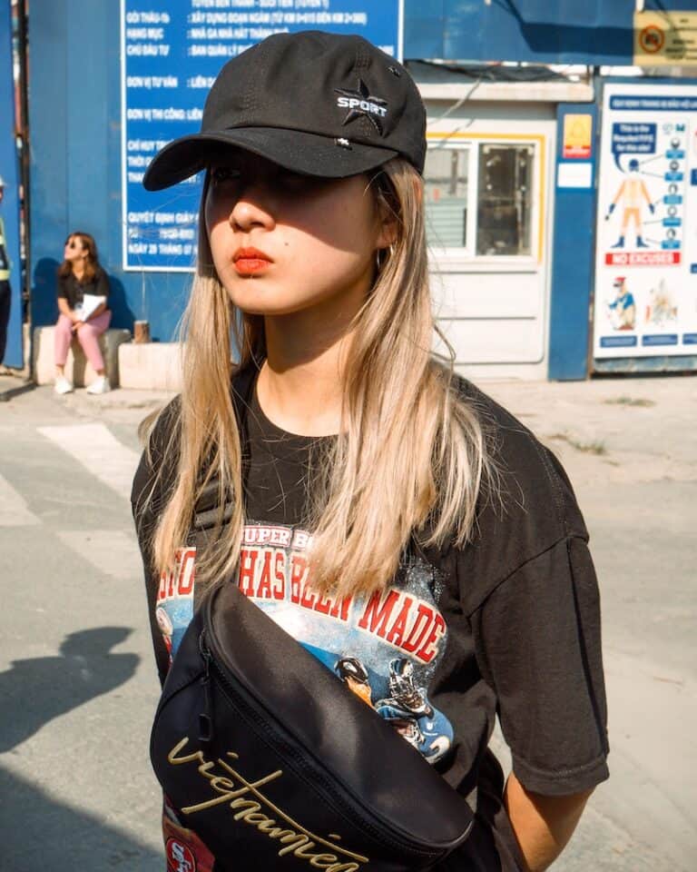 How to Wear a Fanny Pack - The Socialite's Closet