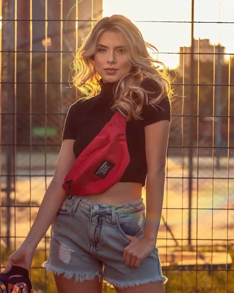 How to Wear a Fanny Pack - The Socialite's Closet